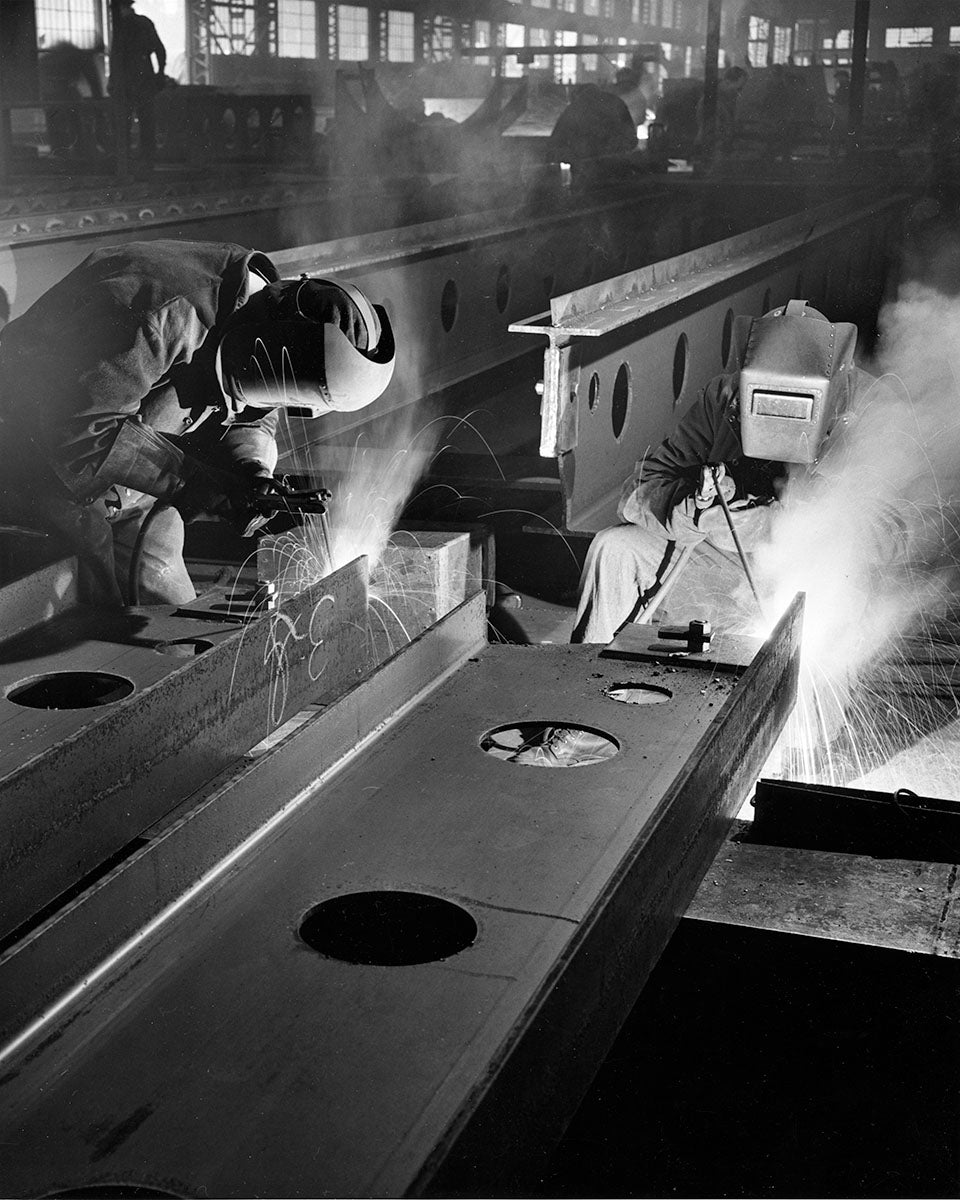 Portland Shipyards - Ray Atkeson – The Ray Atkeson Image Archive